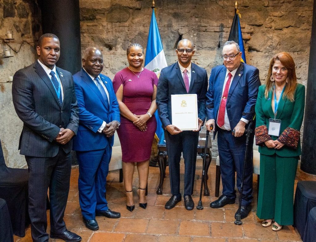 BAHAMAS AMBASSADOR TO GUATEMALA SEBASTIAN BASTIAN PRESENTS CREDENTIALS ...