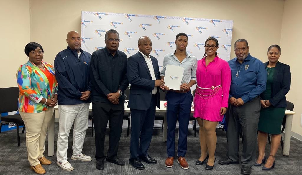 JUDOKA JOHNSON SIGNS AGREEMENT WITH BAHAMASAIR – BAHAMAS CHRONICLE